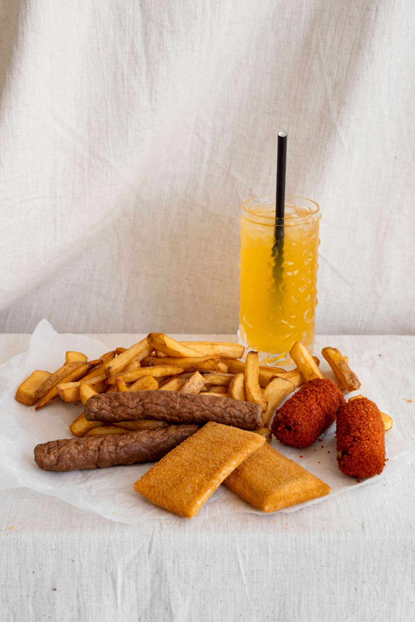 Friet en snack foodtruck op locatie | Stel zelf samen | Watertanden